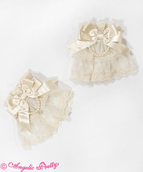 Elegant Pearl Lace Cuffs by Angelic Pretty